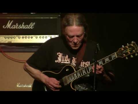 Trauer: Grachmusikoff-Gitarrist Hansi Fink gestorben | DONAU 3 FM